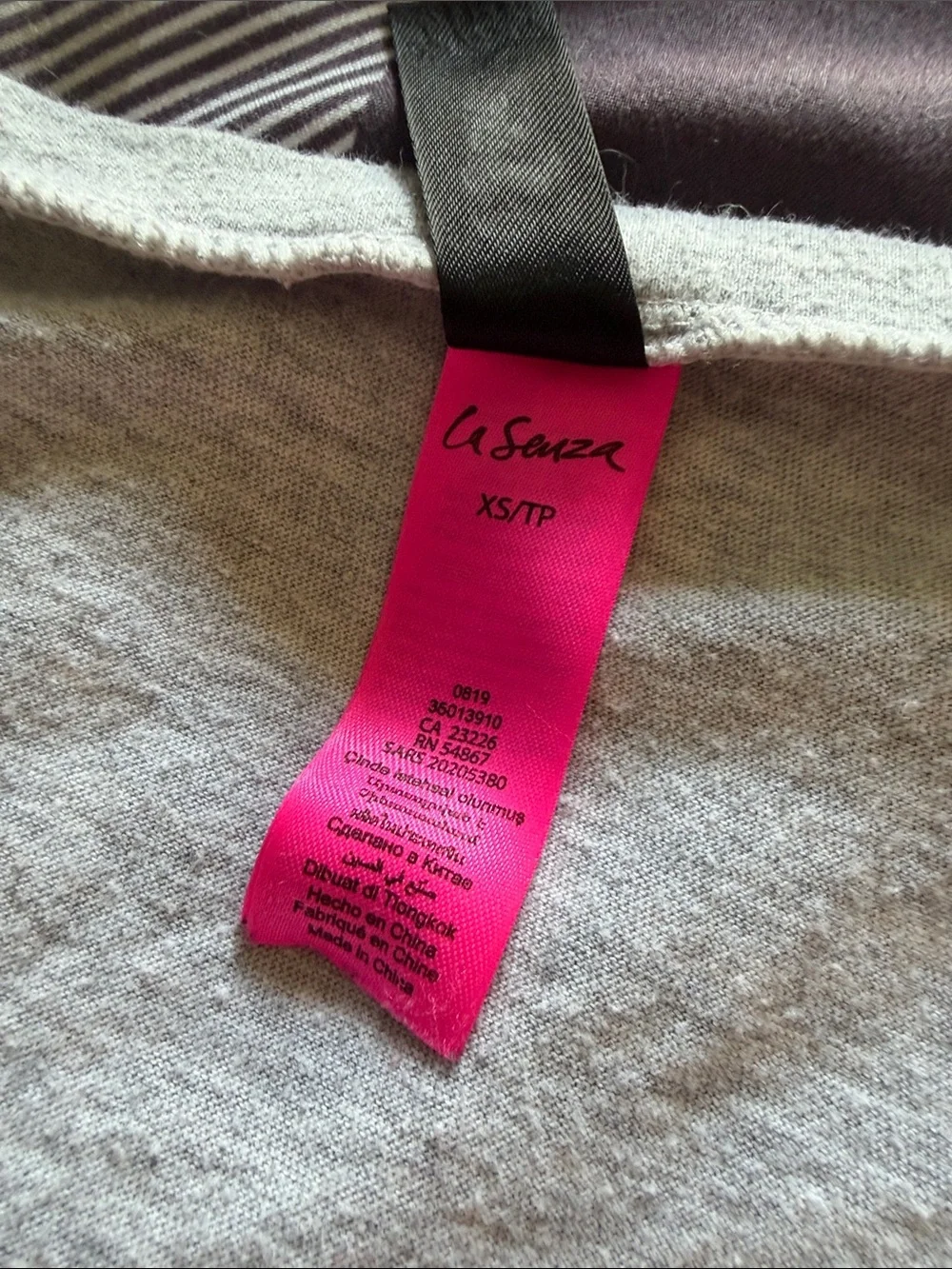 La SENZA | Tops | La Senza Light Gray Vneck Short Sleeve Tee | Poshmark